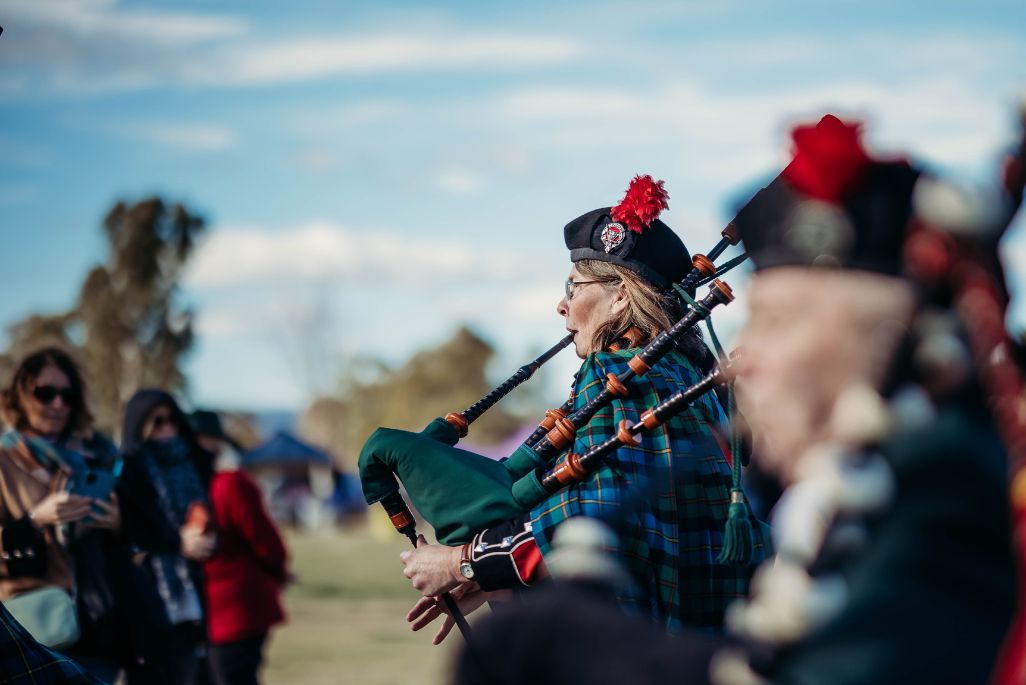 Full kilt : Hunter and Coastal Lifestyle